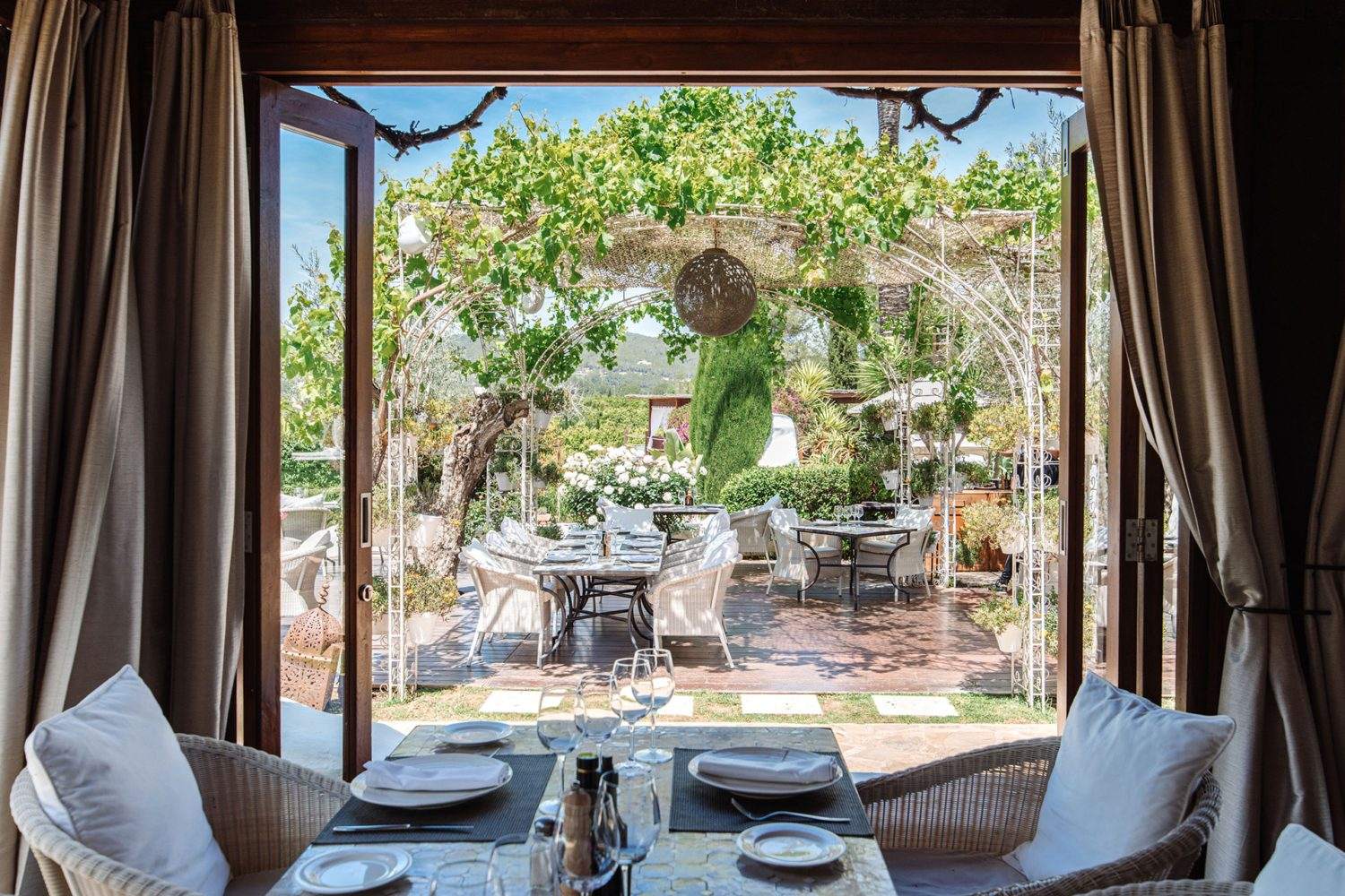 Ibiza Restaurants | Atzaró Agroturismo Hotel Restaurants & Dining